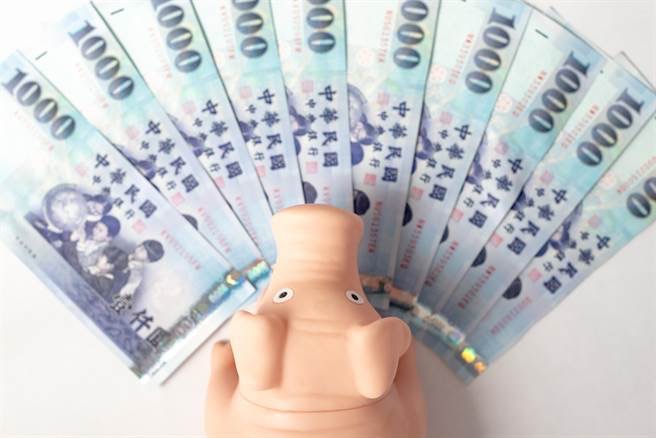 逆媳拒絕薪水上繳給婆婆,公婆跟親家告狀,娘家媽媽一句神回應反嗆! 爆料公社