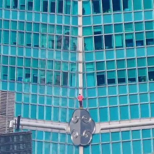 霍諾德「徒手爬上台北101」！1小時31分成功攻頂 | 爆料公社