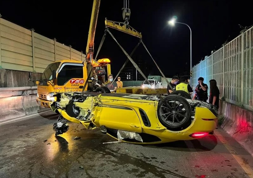 348萬保時捷交車不到一天 酒駕自撞車毀 爆料公社